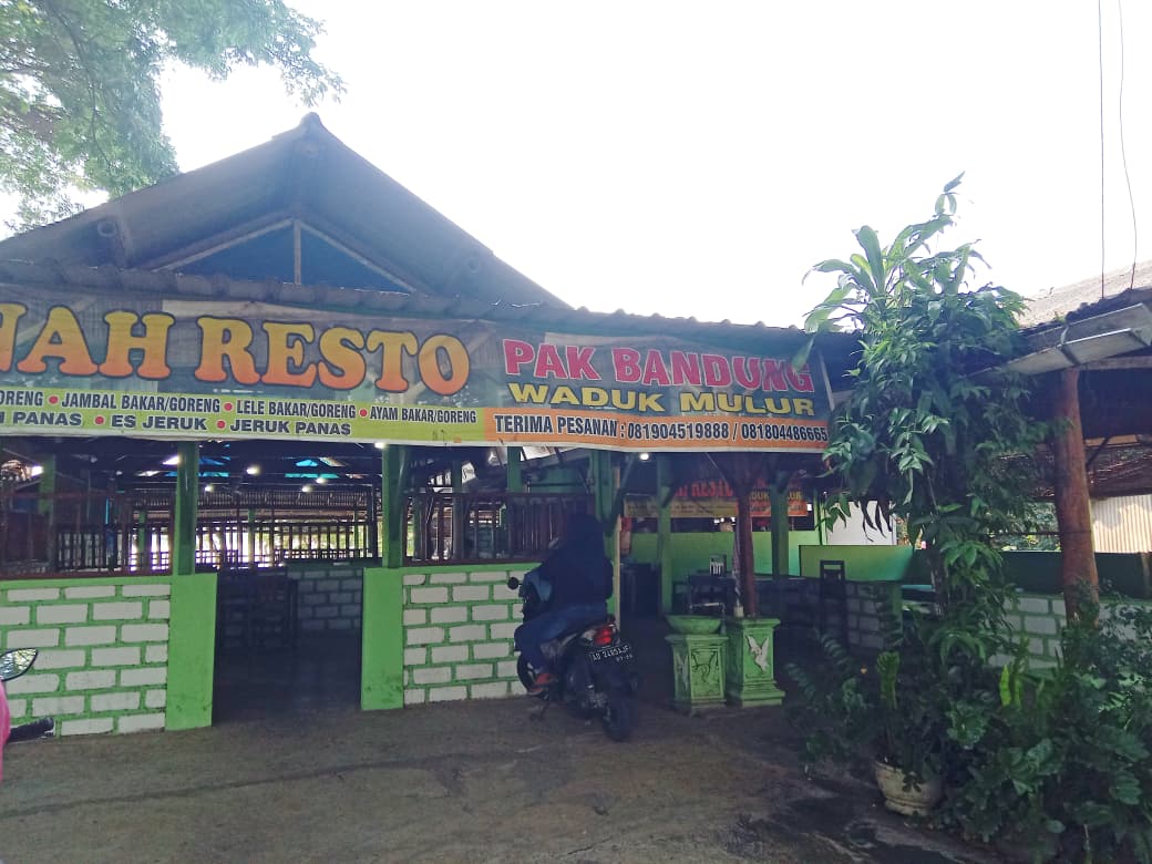 Menikmati Kuliner Makanan Nila Bakar Dan Ayam Bakar